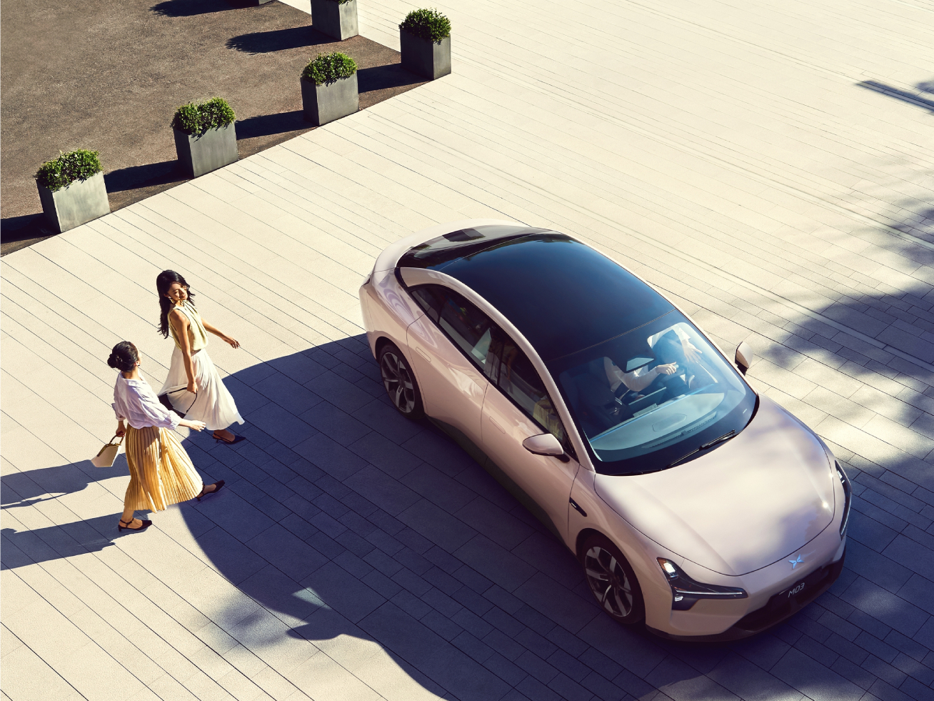 小鹏MONAM03首批车主火热提车！